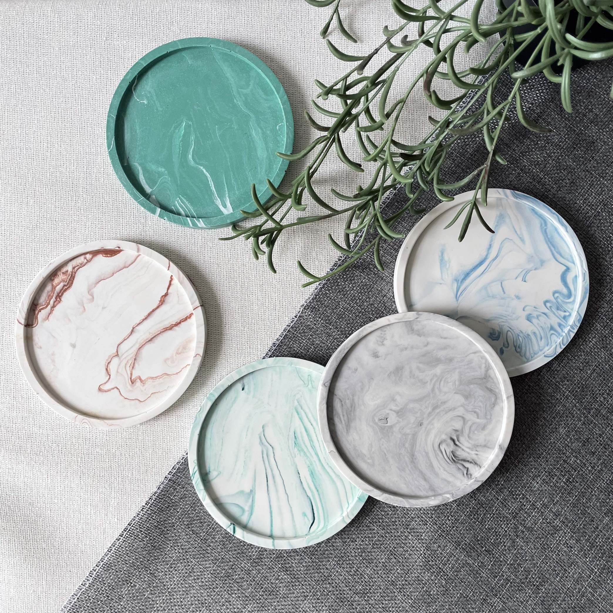 Round Coaster (Marble) – Jhoou Studio